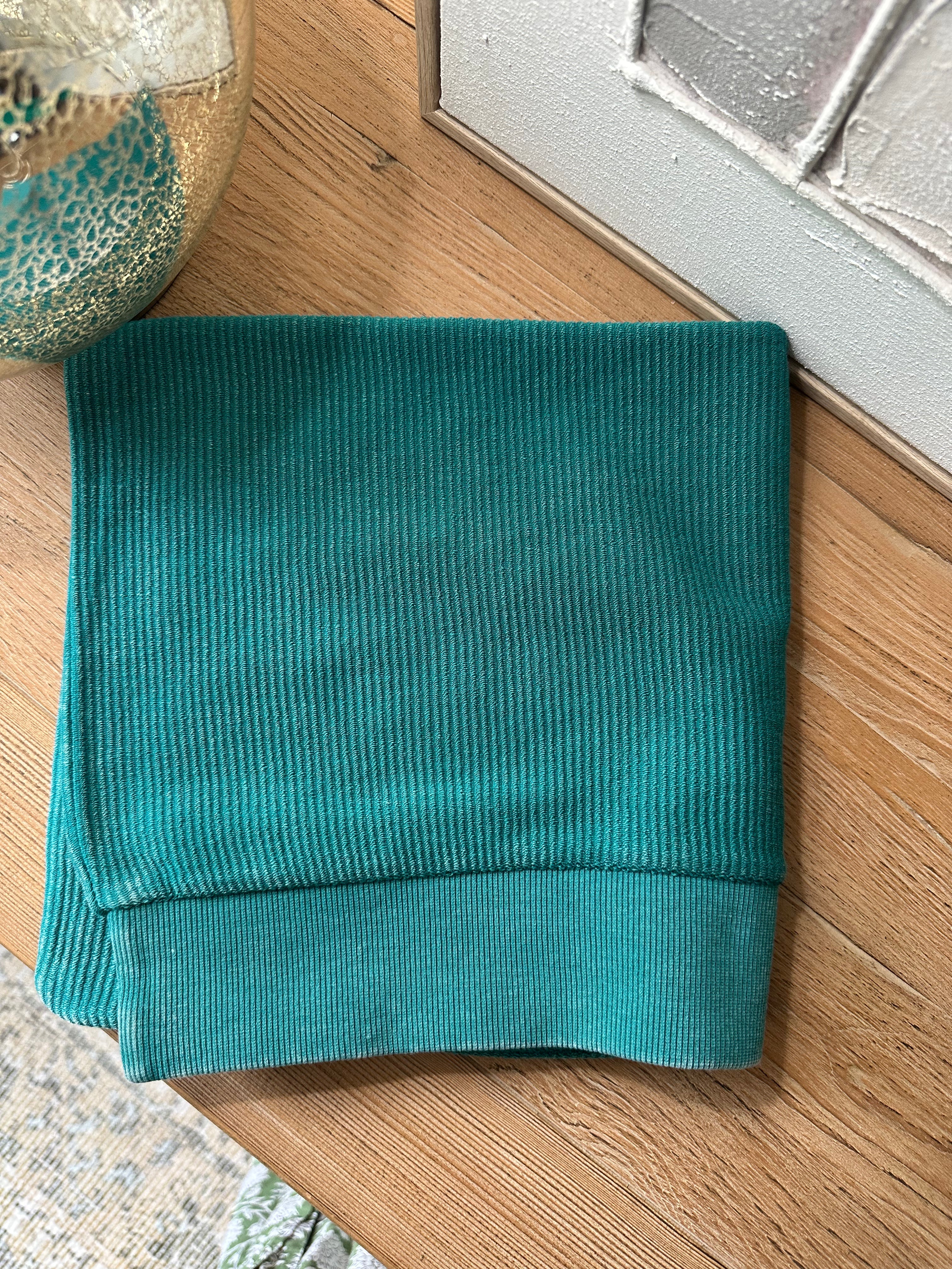 ALEXANDRITE - ESSENTIAL LUXE CORDED CREW - ETA 01/30/2026 – Free Spirit ...